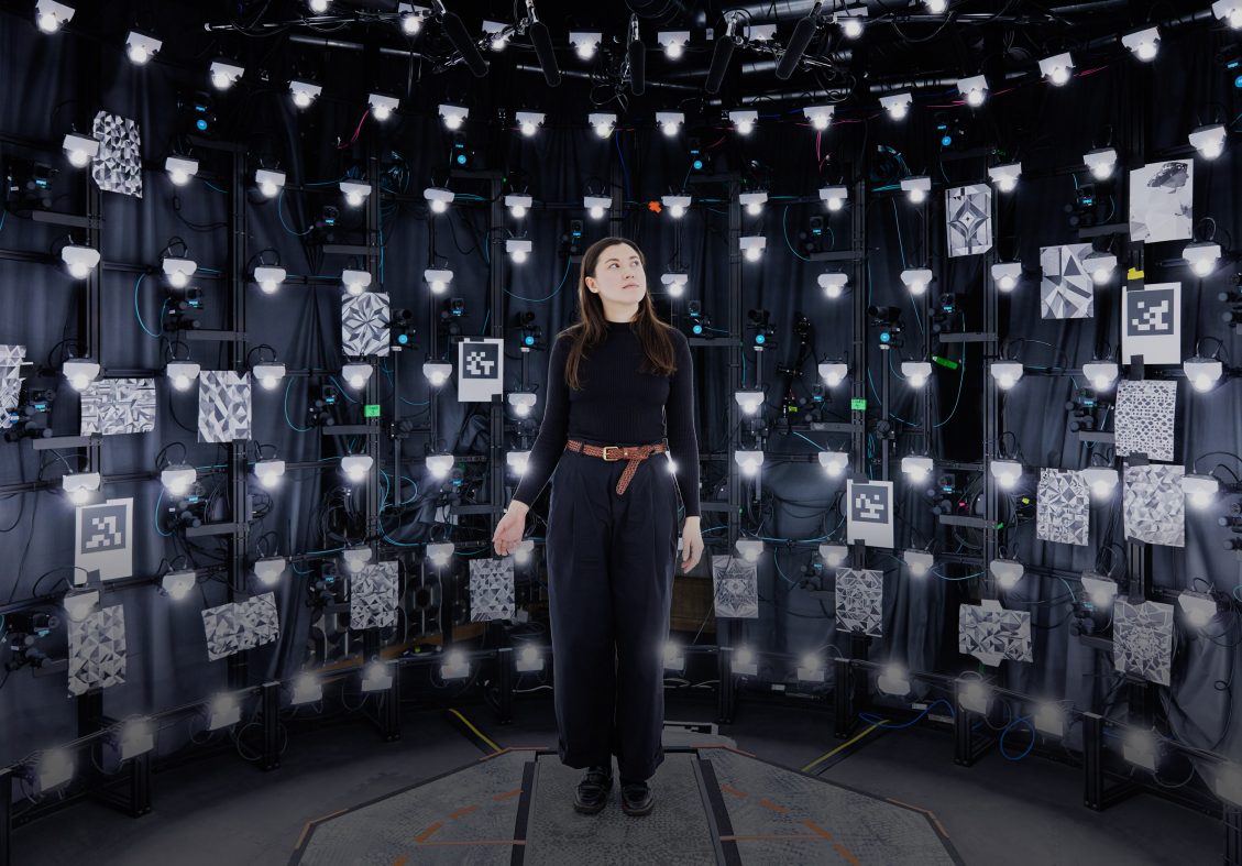 MIT Tech Review: AIが創る「もう1人の私」、リアルすぎる動画の制作過程を本誌記者が体験